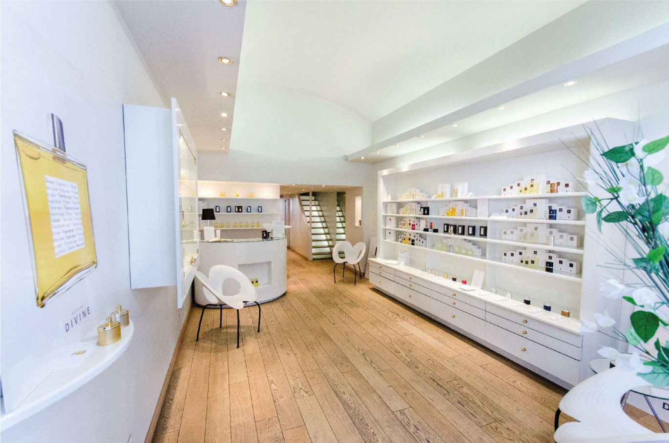 Divine fragrance shop abroad - International luxury fragrance store